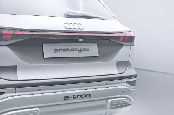 How the interior of the Audi Q6 e-tron applies the brand's new design ...